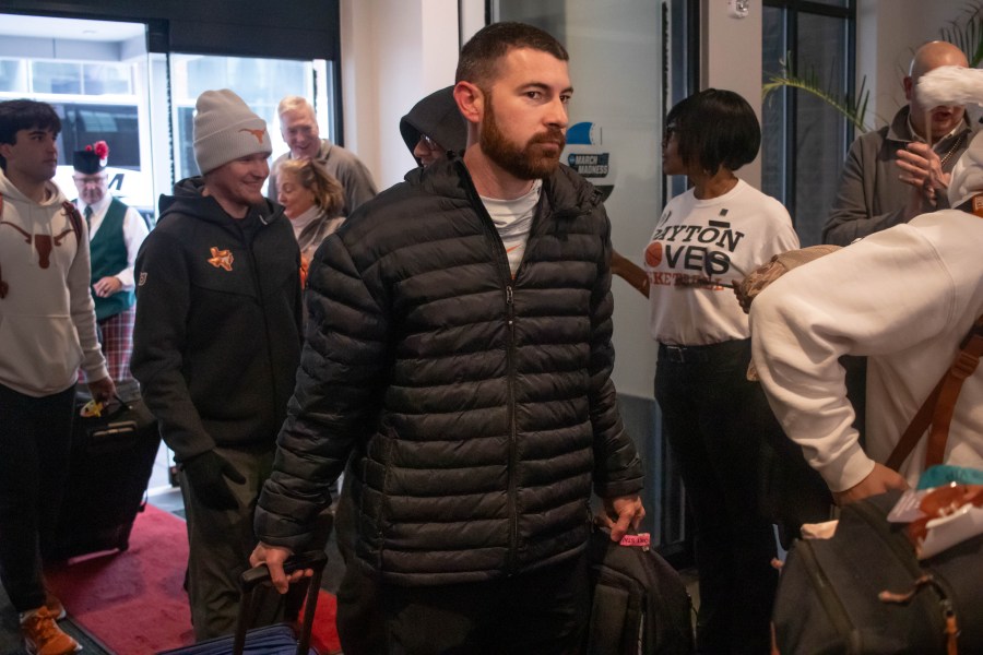 Photos: Texas Longhorns arrive in Dayton for First Four