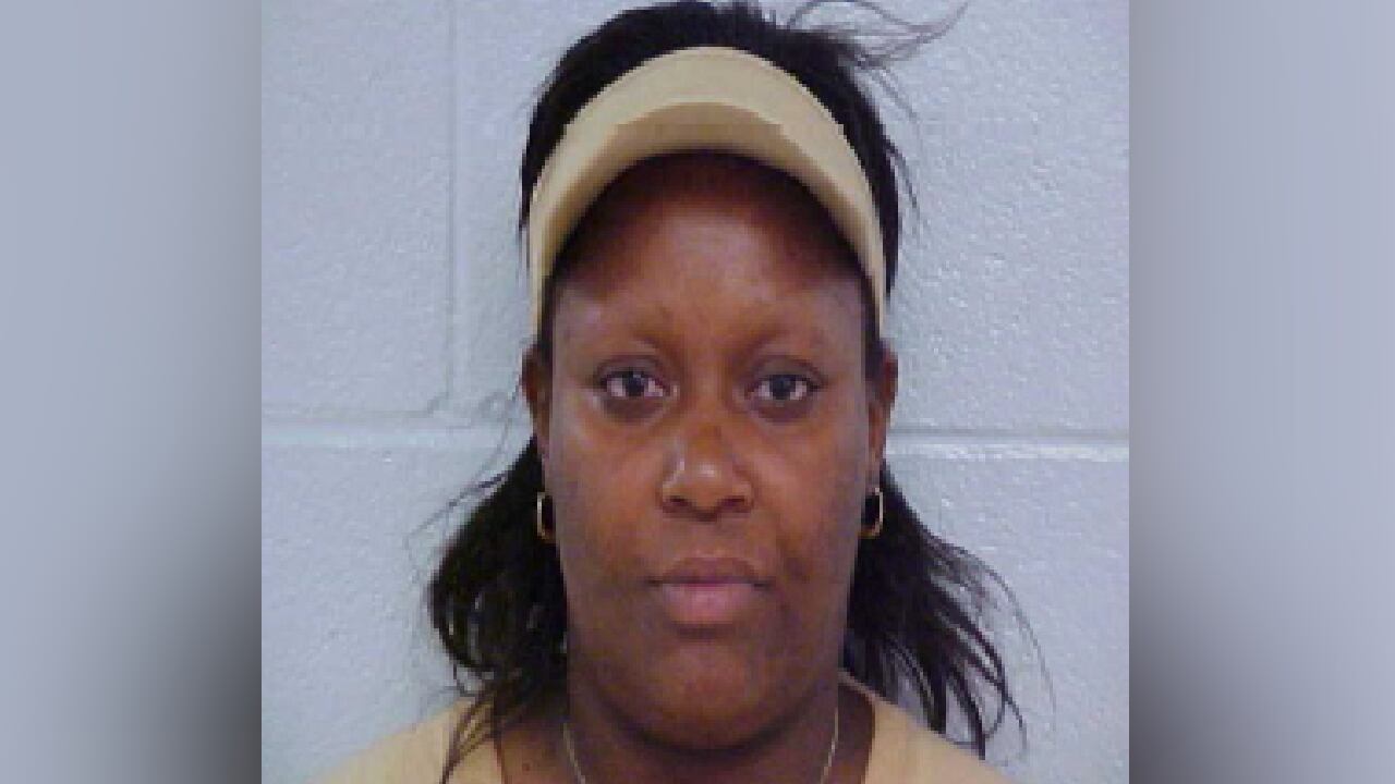 Woman arrested after Nashville laundromat shooting leaves underage girl ...