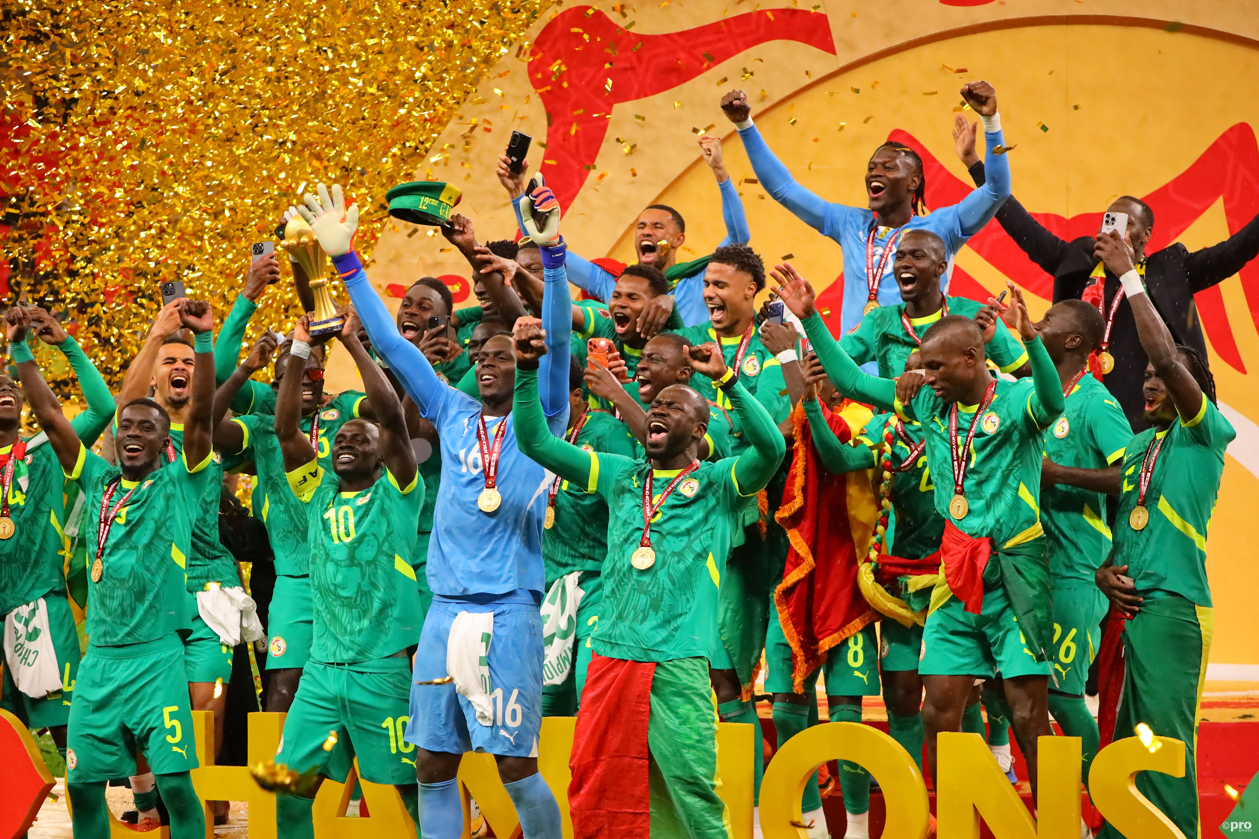 Spelers Senegal snappen niets van besluit CAF: 'Kom de beker maar halen'