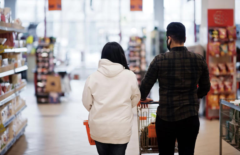 Singapore’s cost-of-living squeeze reaches even affluent households ...