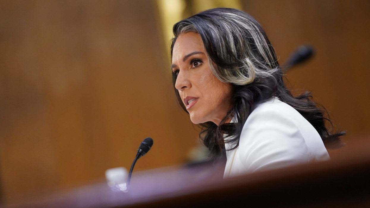 Tulsi Gabbard makes tepid statement supporting Trump after top deputy ...