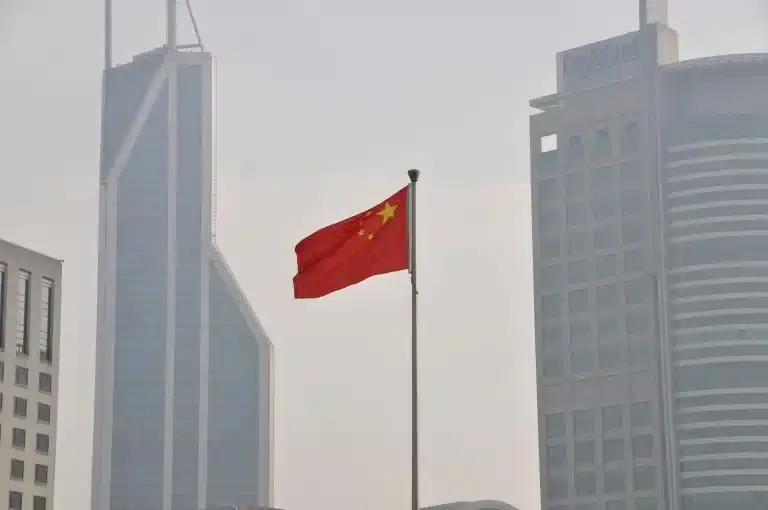 Desdolarização? Potências do BRICS aumentam negociações em moeda chinesa