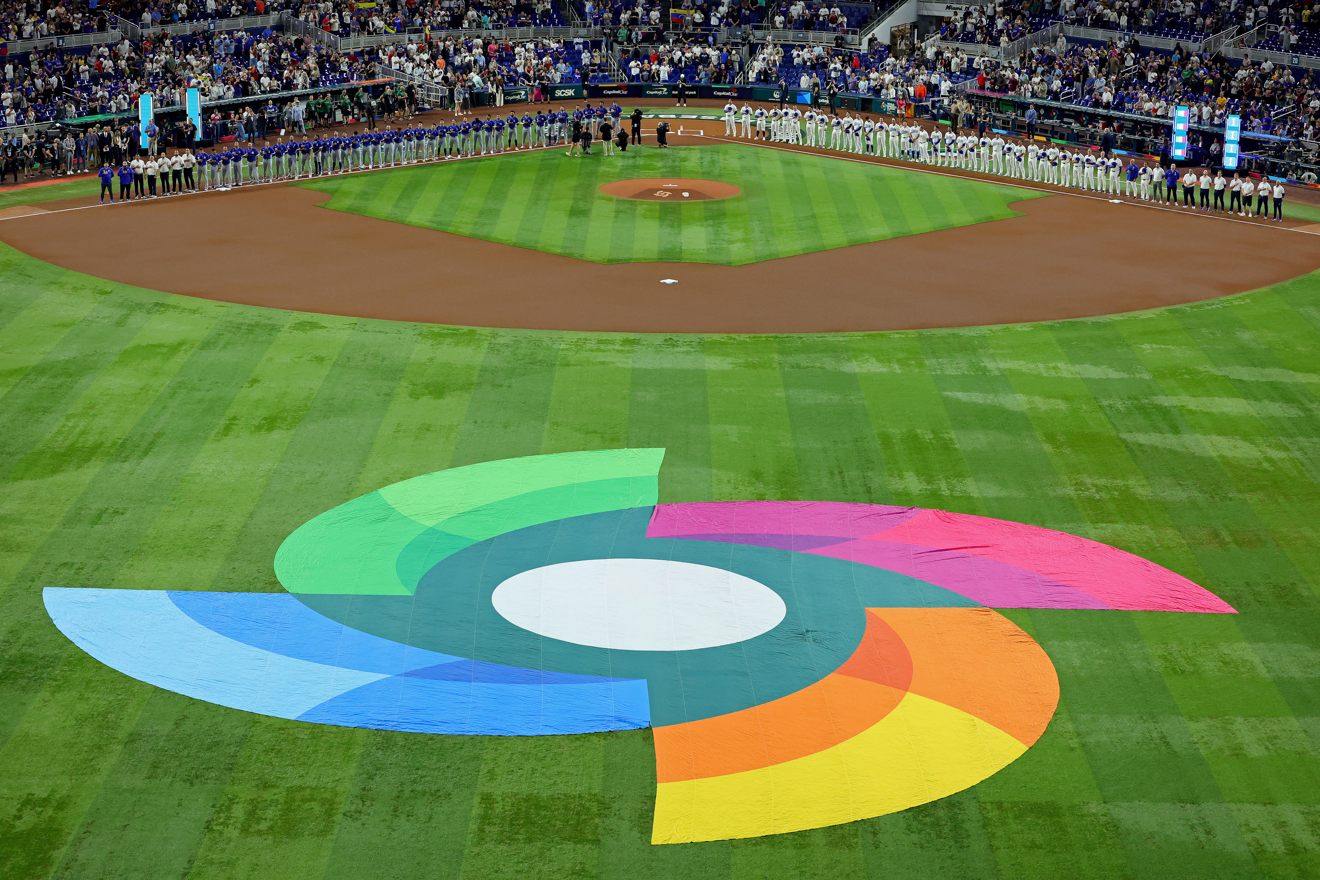 World Baseball Classic championship game: Venezuela vs. USA