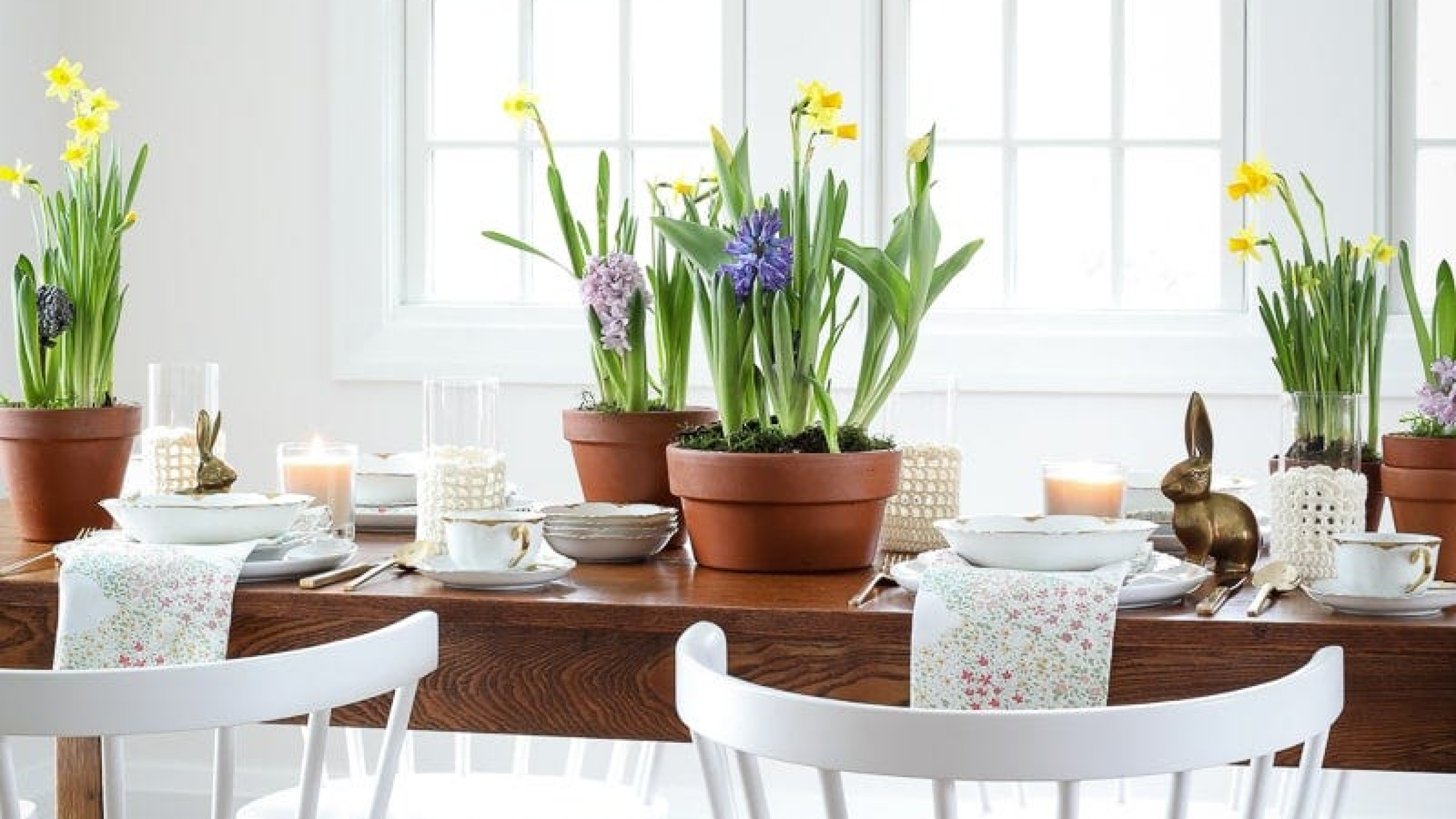 17 spring decorating ideas that instantly brighten a room