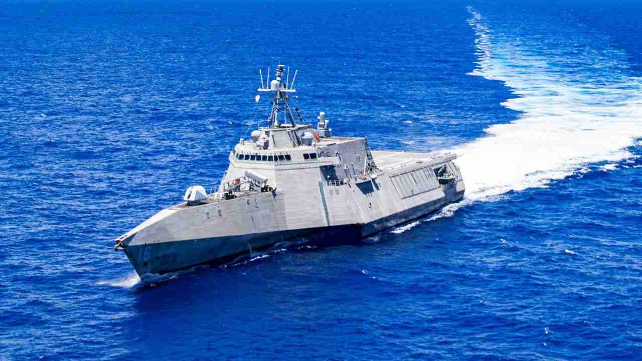 Navires antimines USS Tulsa et USS Santa Barbara repérés en Malaisie