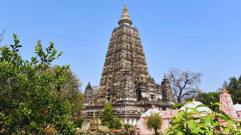 I’m in India and I can’t stop crying: Foreign tourist shares why a ...
