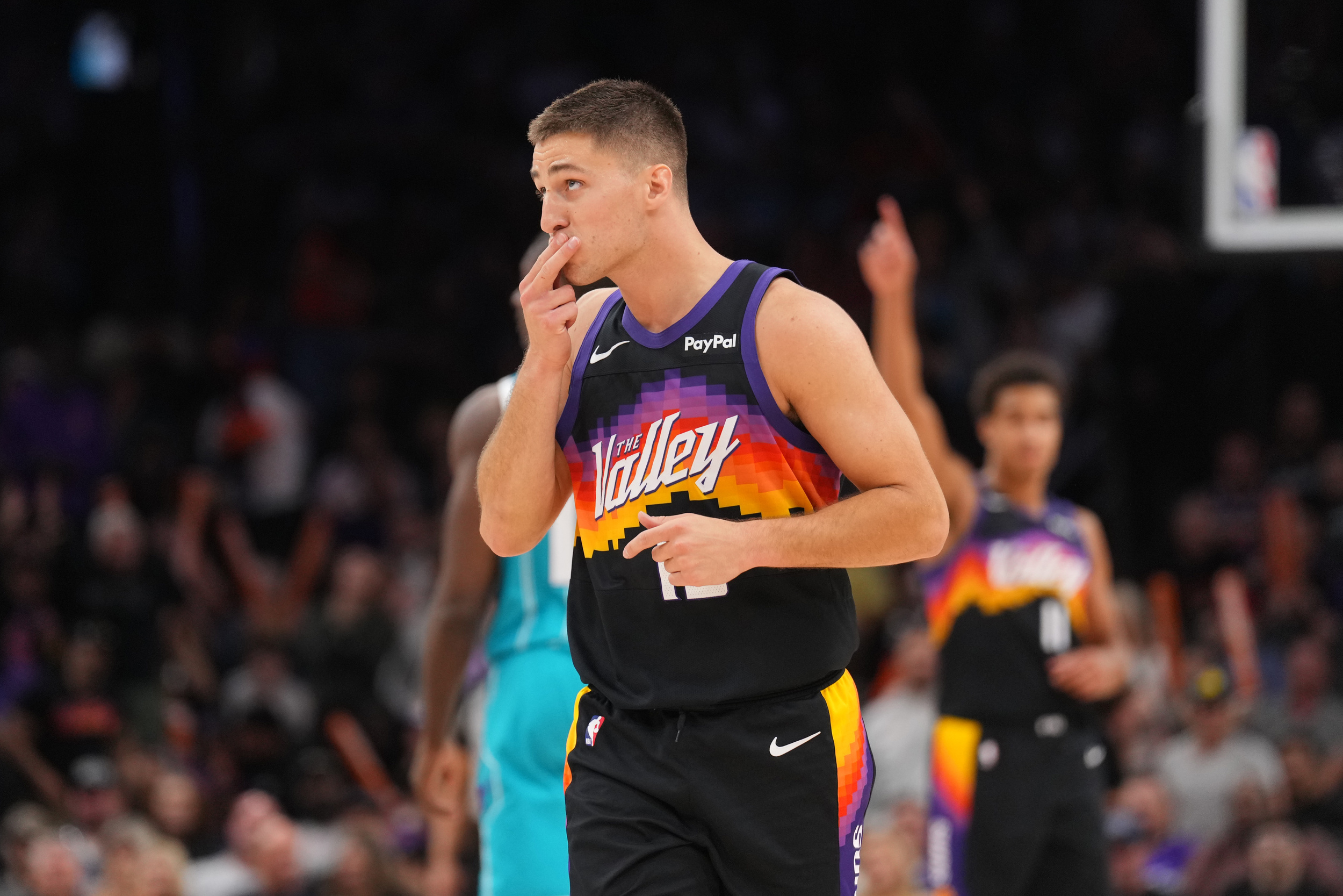 With playoffs looming, should Phoenix Suns cut minutes for struggling ...