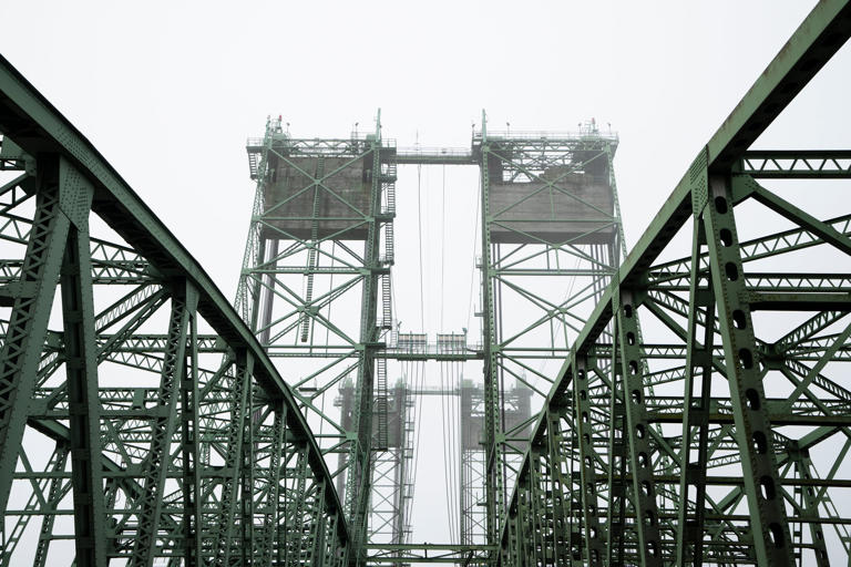 Federal agencies approve environmental review for I-5 bridge ...