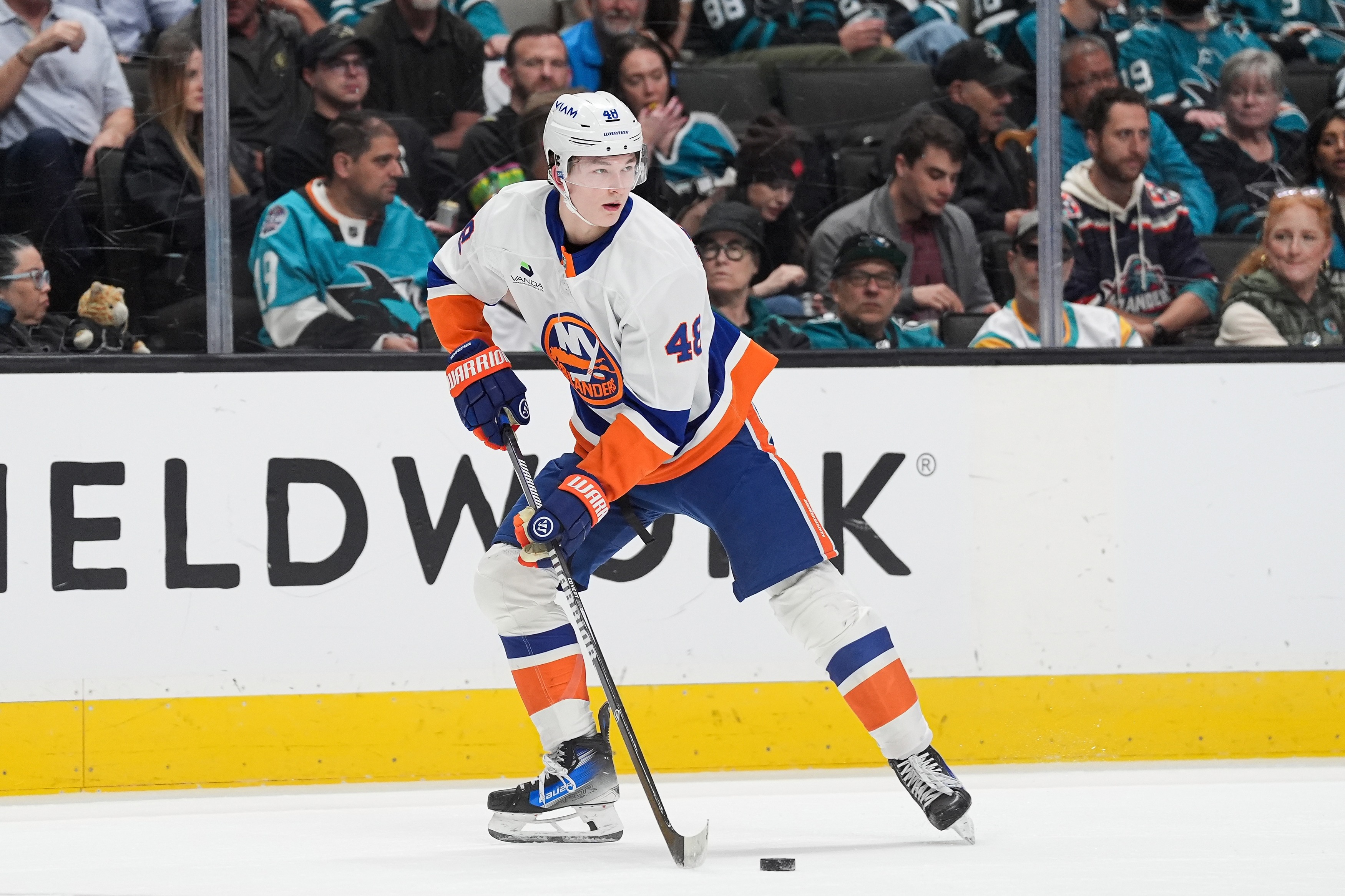 In his Toronto debut, Islanders’ Matt Schaefer is the hottest ticket in ...