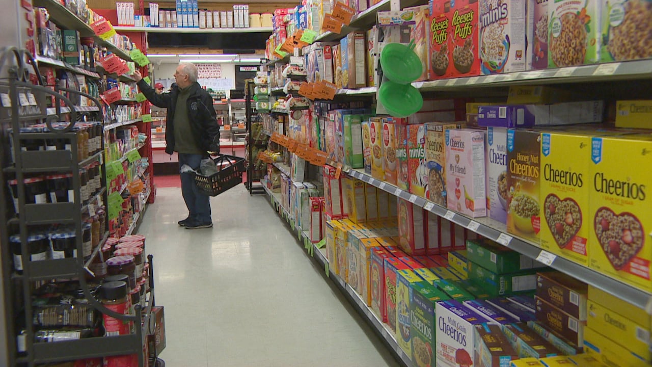 Manitoba plans to tackle 'shrinkflation' by requiring grocery stores to ...