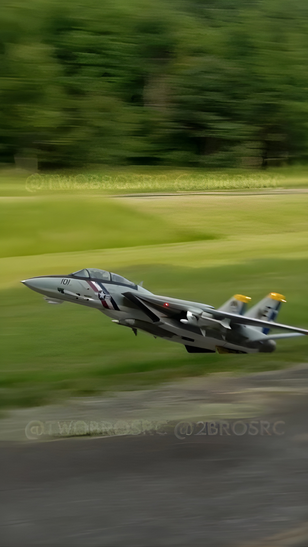 F-14D Super Tomcat high alpha pass: Aerobatic precision