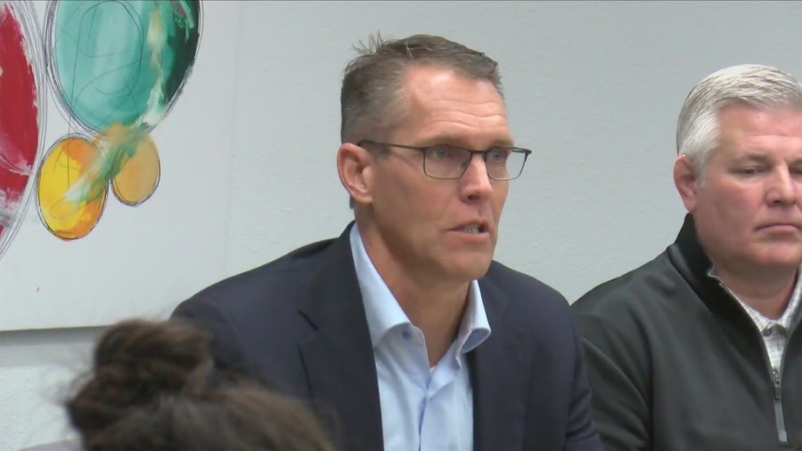 Feenstra receives endorsement from former Iowa governor