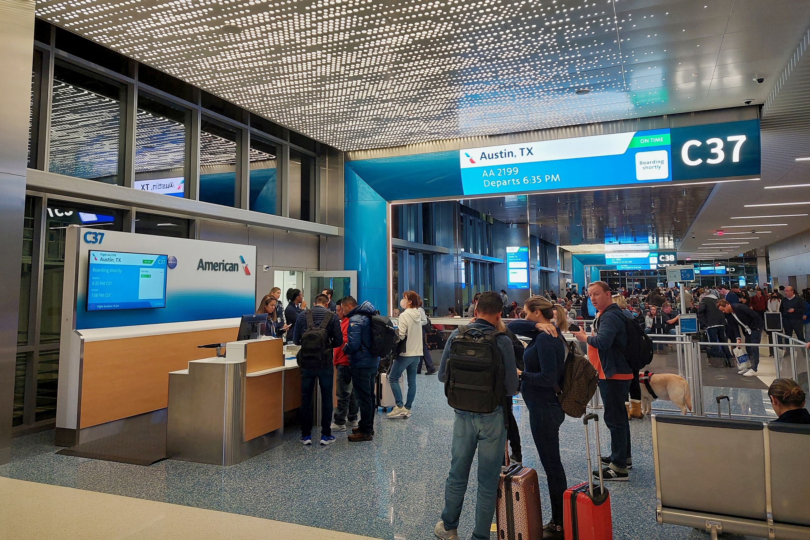 American Airlines' new boarding restriction could make tight ...