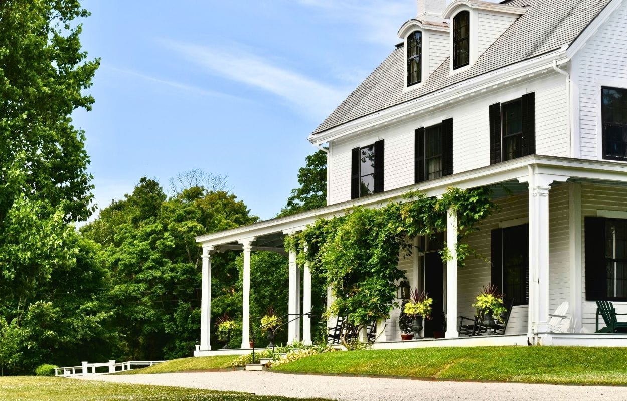 16 details that give historic homes their unmistakable charm
