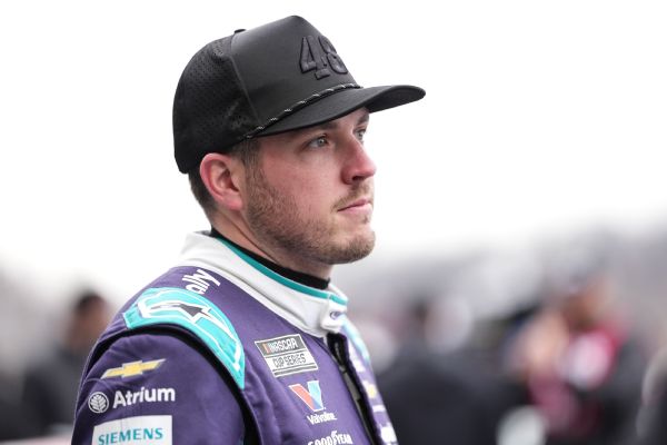 Alex Bowman out at least 3 more races as vertigo symptoms linger