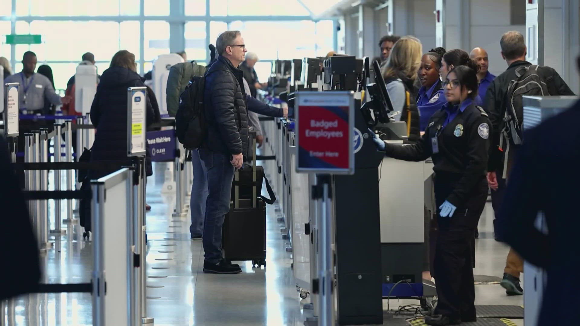 TSA agents go another week without pay due to partial government shutdown