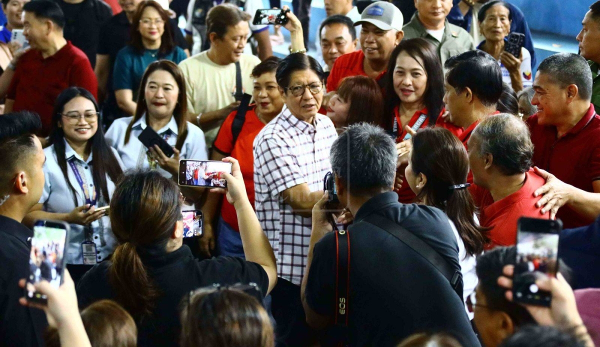Marcos orders suspension of new fare hikes for public transport