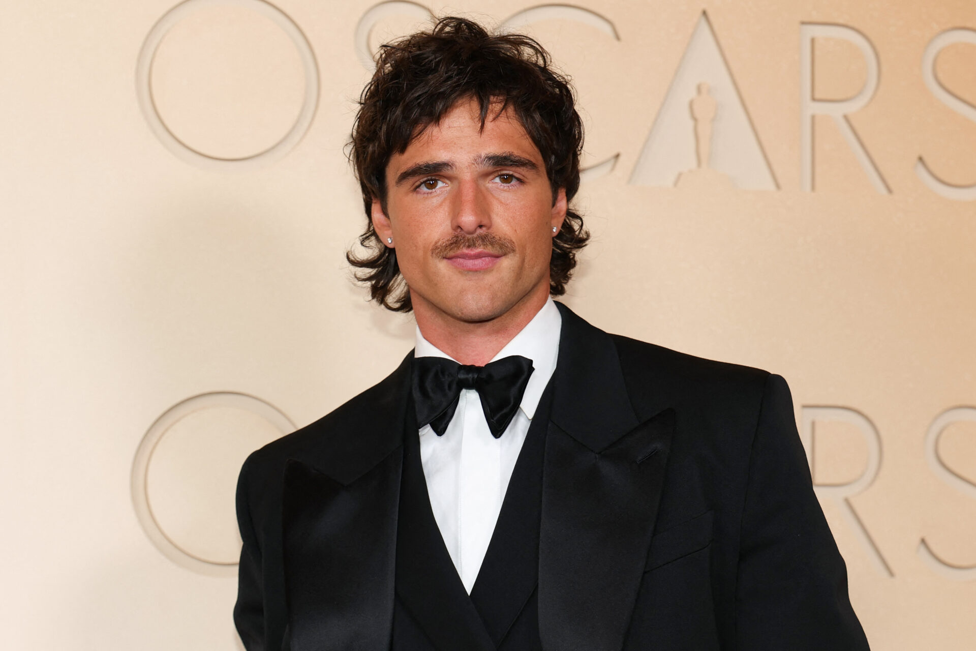 'He's ridiculously handsome': Christian Bale dismisses rivalry with ...