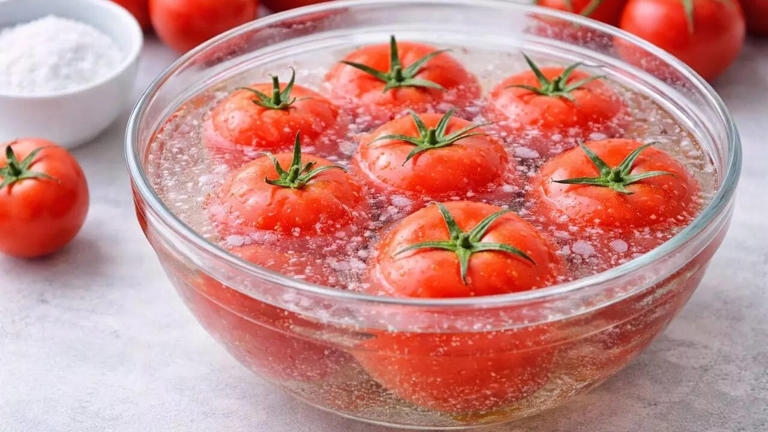Stop washing tomatoes with plain water; use this trick to remove pesticides