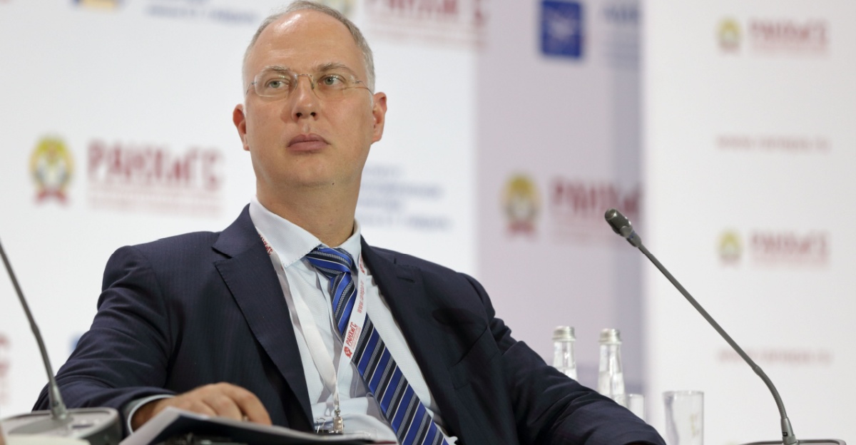 Has Putin's envoy lost his marbles? Begs aliens to convince Starmer to ...