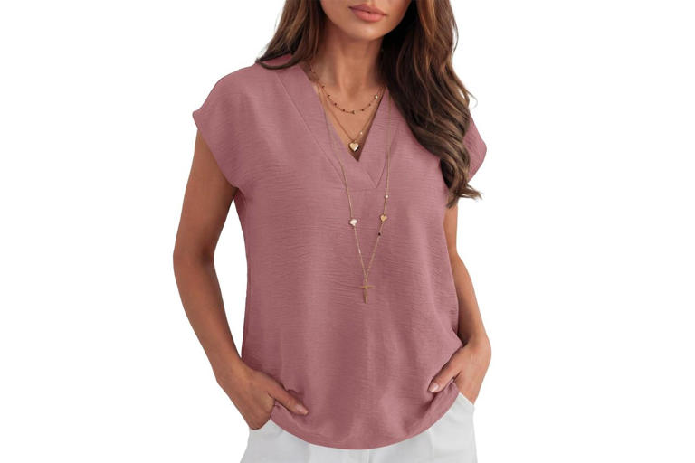 10 wrinkle-free travel clothes you'll regret not buying now at Amazon ...