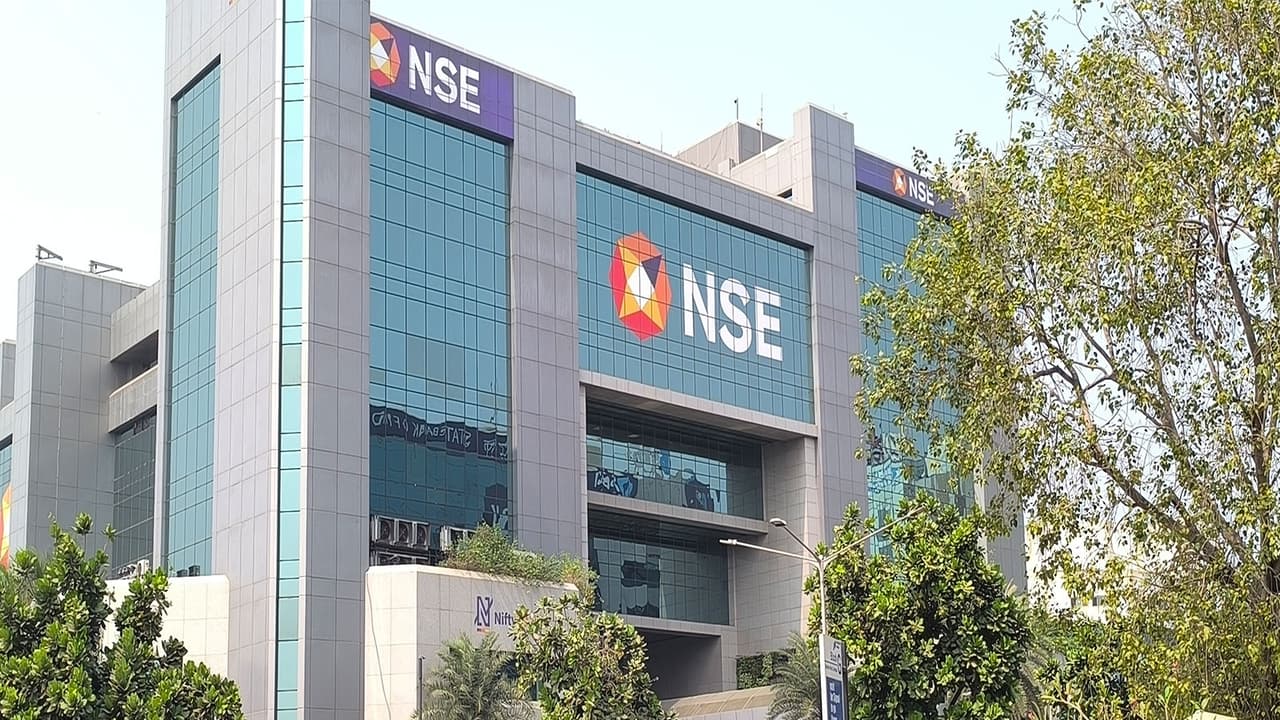 Indian markets open in green, show resilience amid FPI outflows