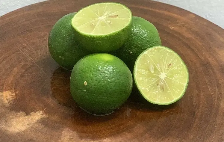 Uống nước chanh trị gout?