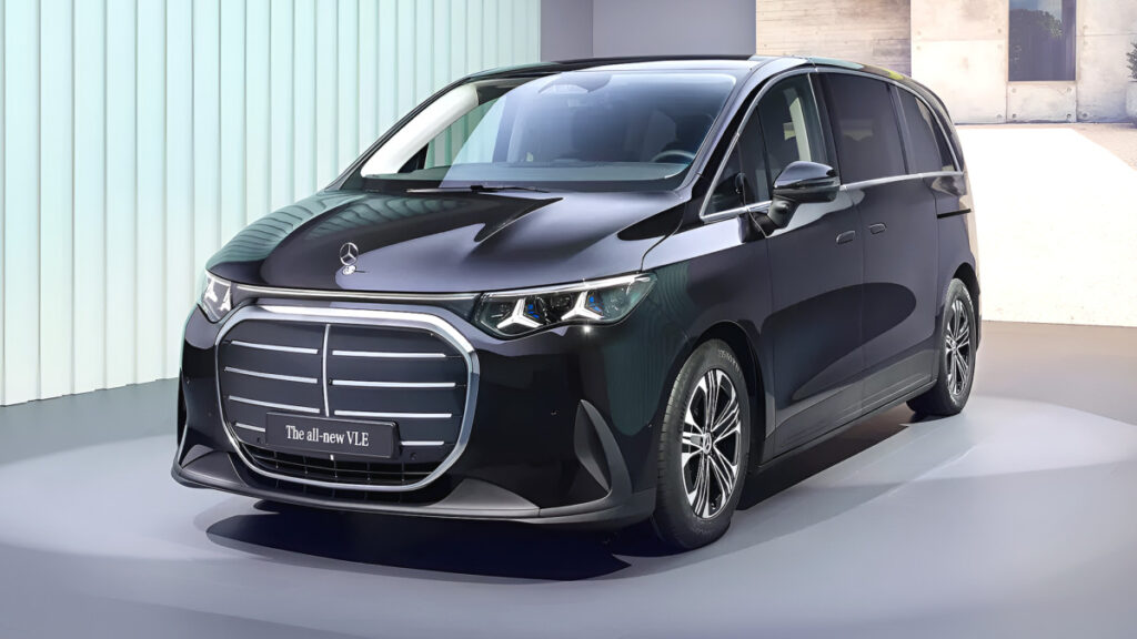 Mercedes is rewriting the minivan rulebook with a 435 mile EV lounge ...