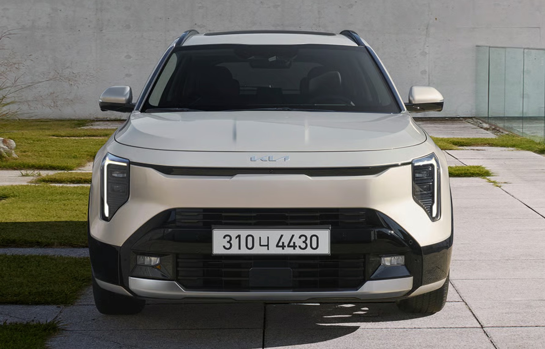 Gas prices win again as Kia drops a 47.5 MPG hybrid SUV at 19,600 USD