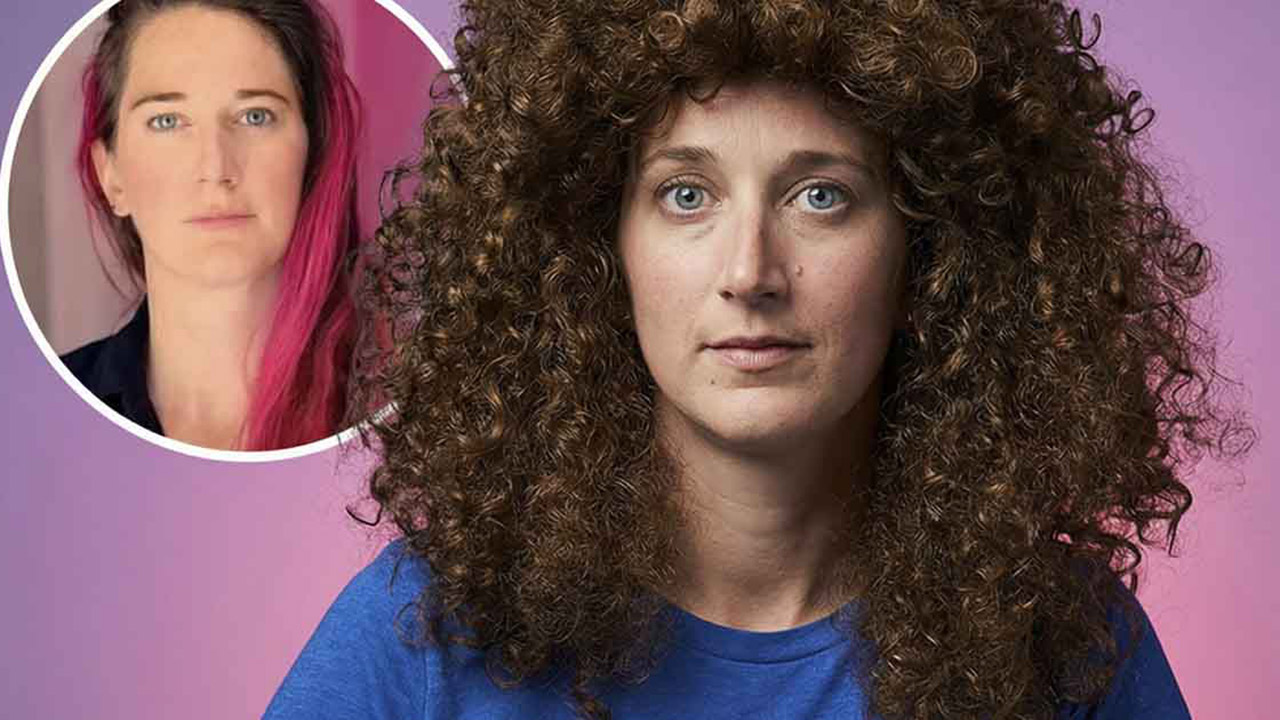 Woman's boss banned her pink hair, so she started wearing big ugly wigs