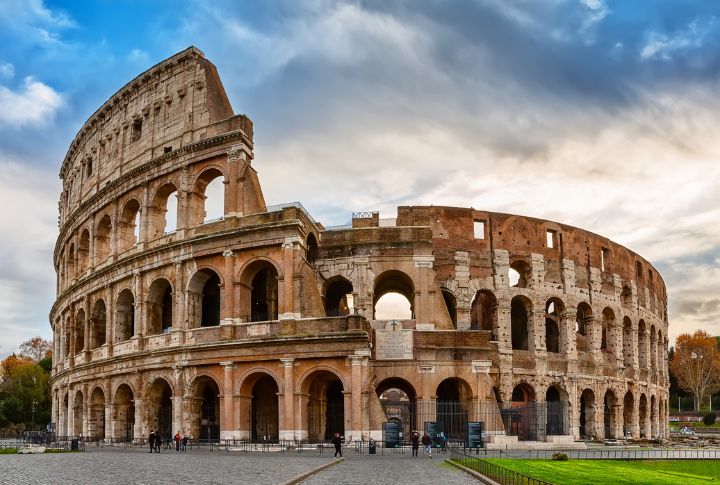 15 historical monuments that time has faded away