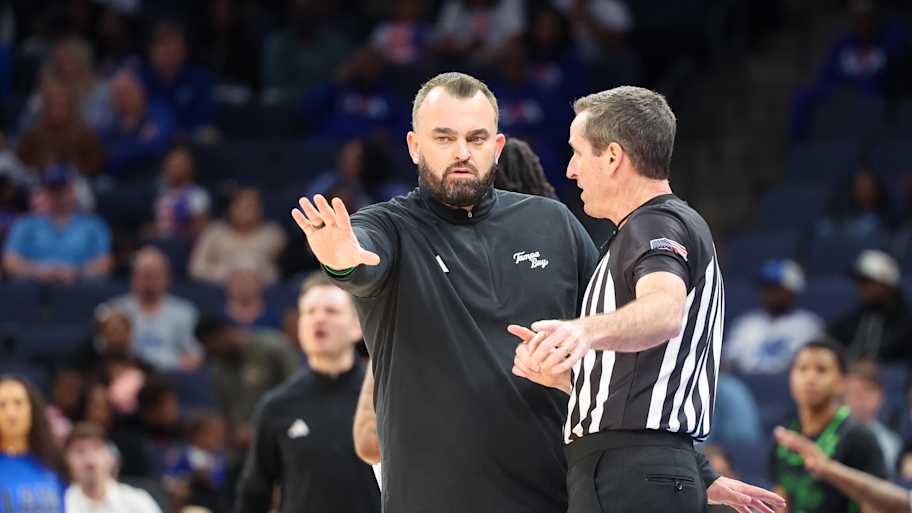 Bryan Hodgson turns down Syracuse and what it could mean for USF