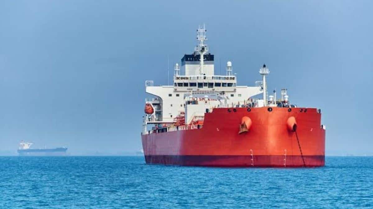 Mid-sea U-turn: Russian crude tanker heads to India instead of China ...