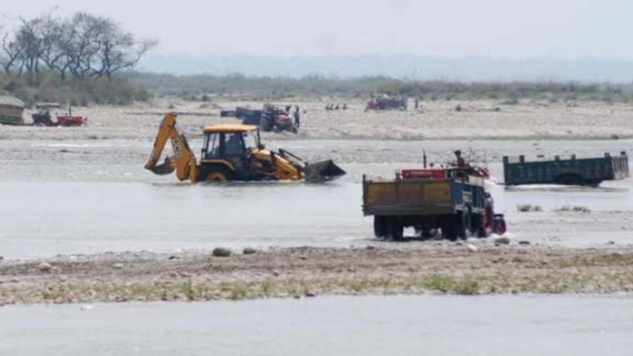 Haridwar crackdown: 14 stone crushers seized, Rs 10 crore fine imposed ...