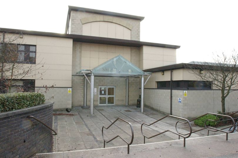 Banned Lanarkshire driver caught drunk behind the wheel with knives in ...