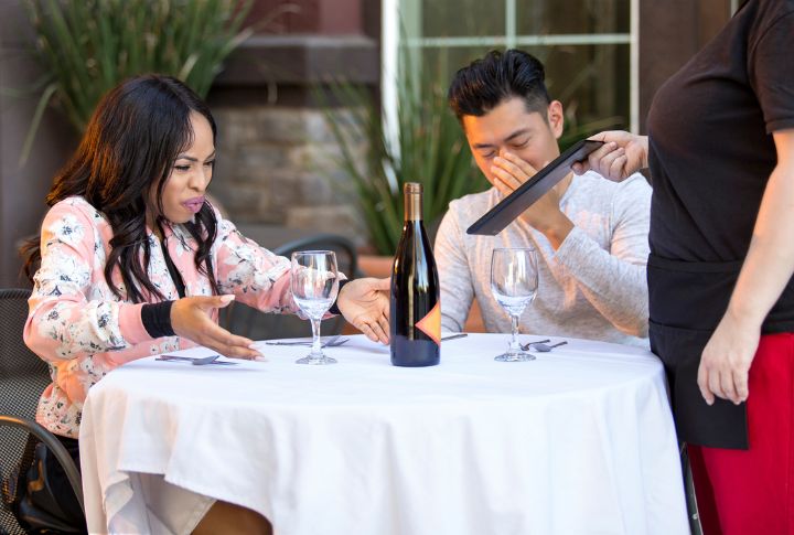 14 things you should never say to your waiter