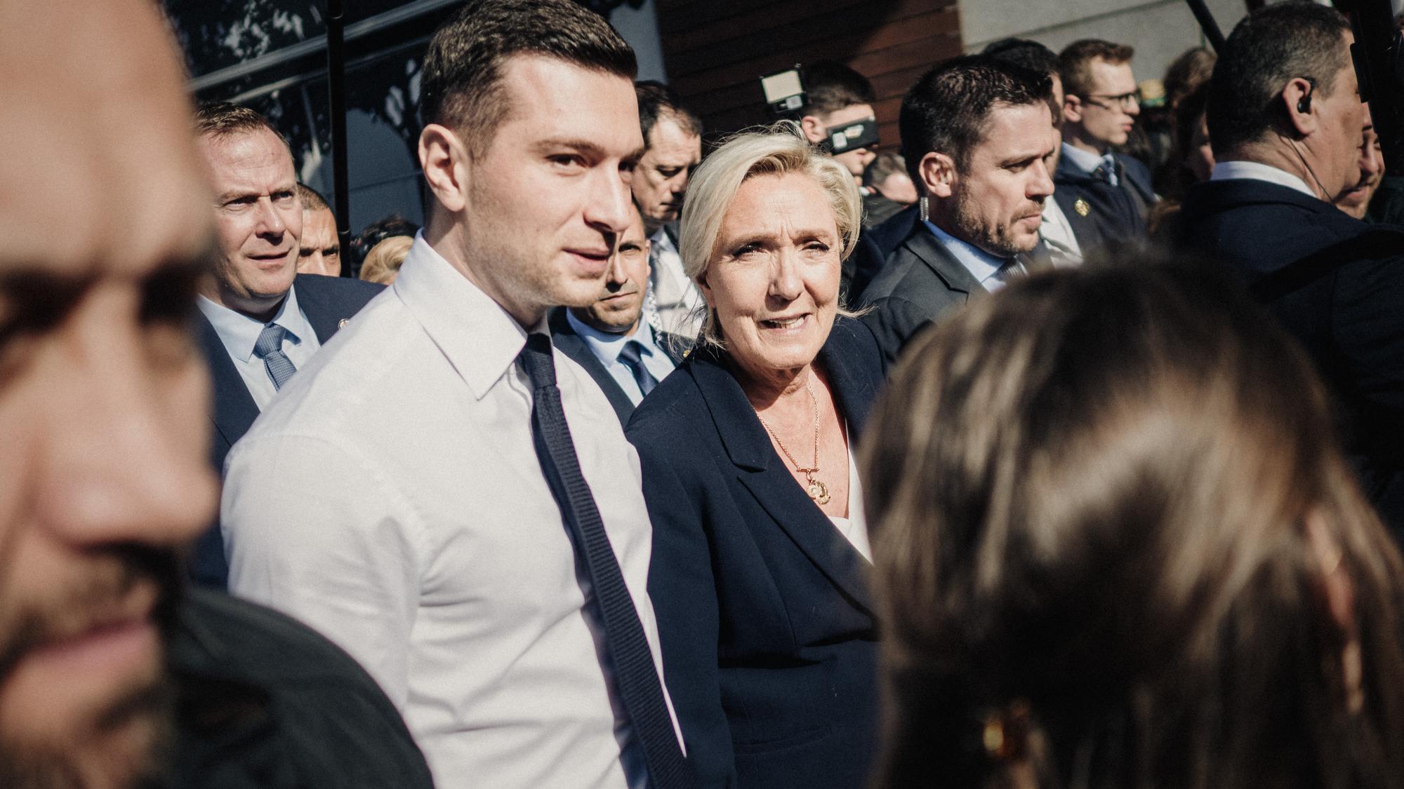 Même sur la démission de Darmanin, Le Pen et Bardella ne disent pas la ...