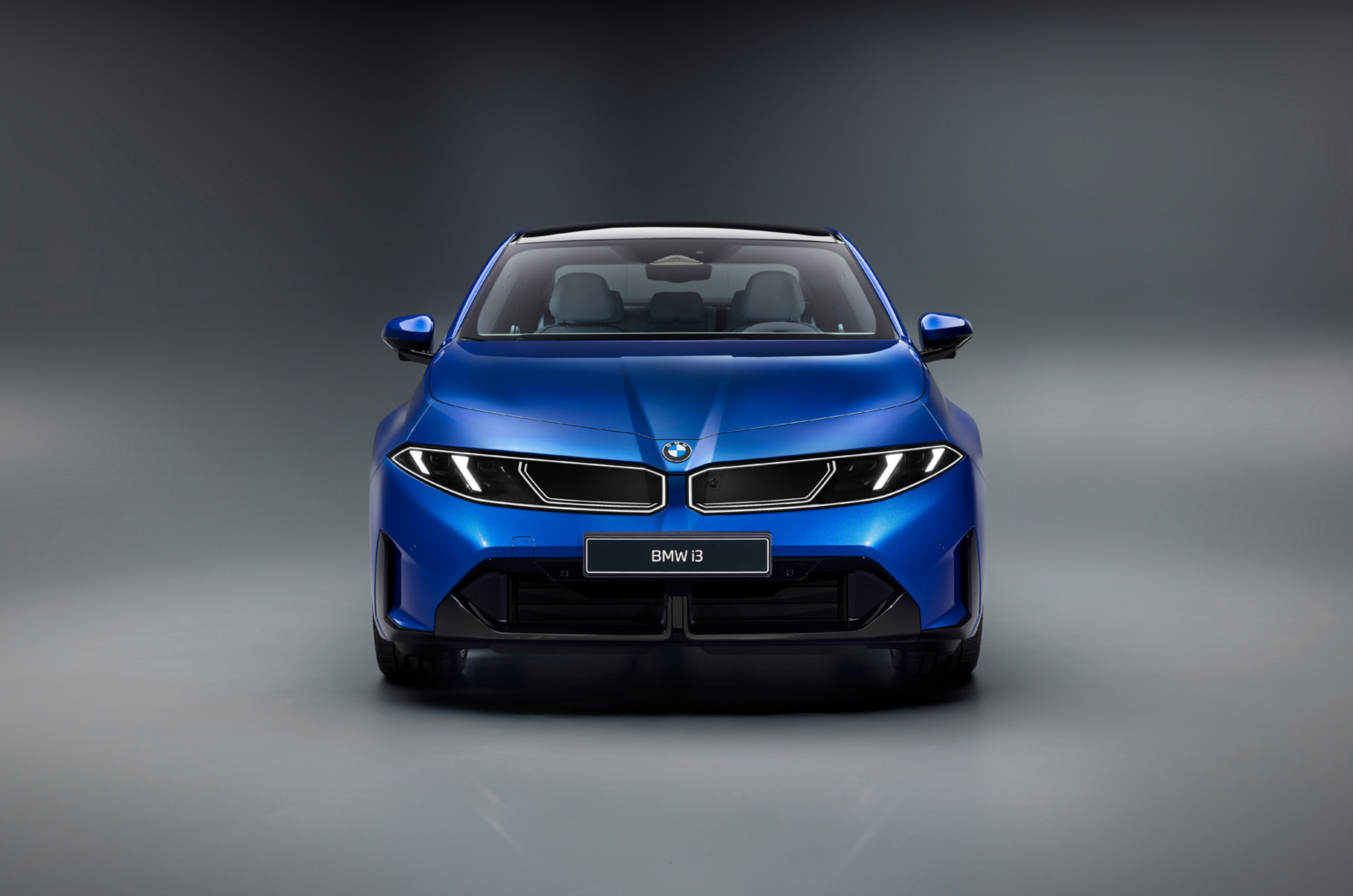 New BMW i3 revealed with staggering 560-mile range
