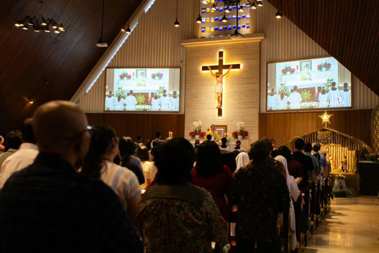 7 old-school habits from the '60s and '70s Gen Z now finds rude