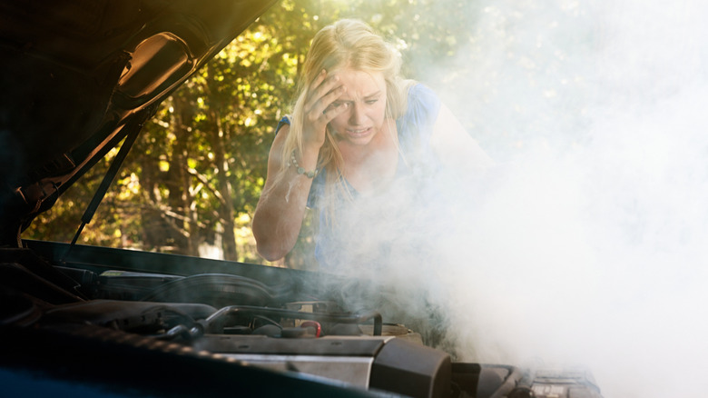 5 signs it's time to replace an engine's radiator hoses