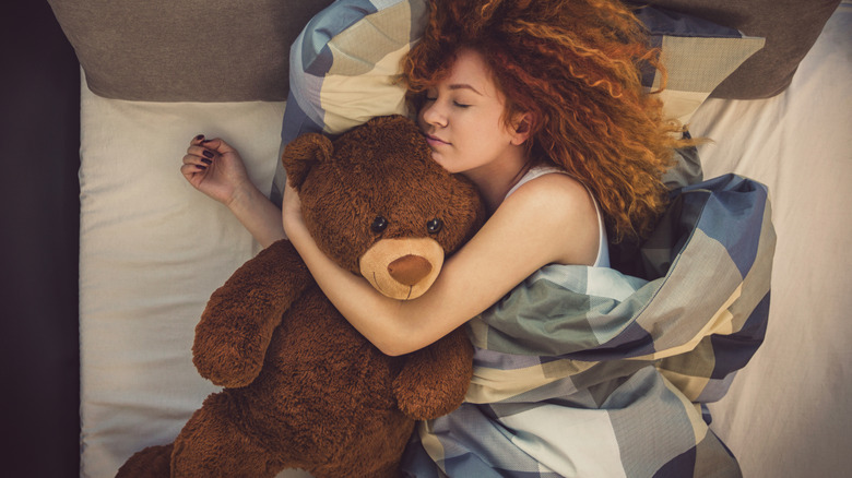 Sleeping with stuffed animals as an adult may have benefits (besides ...