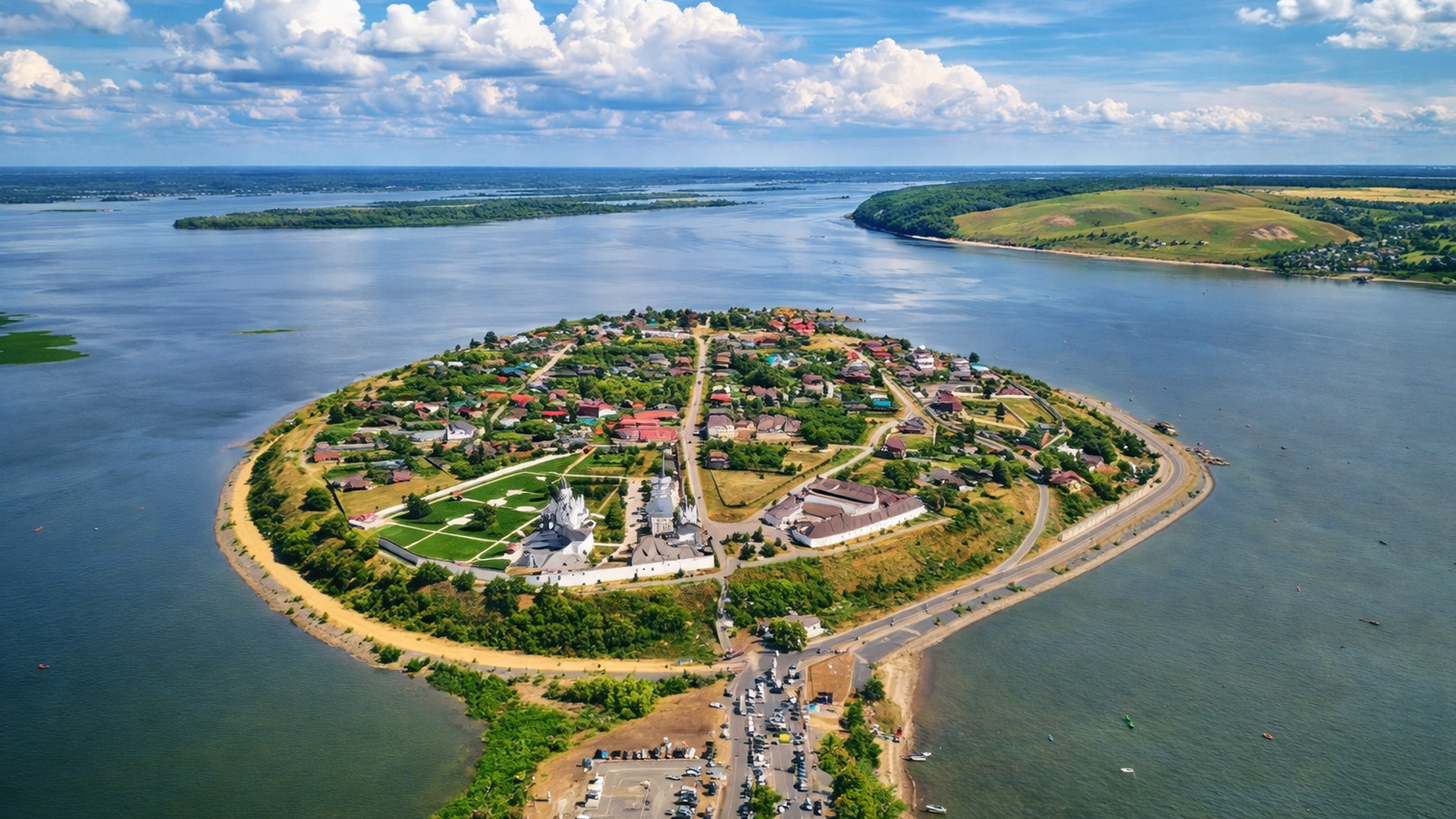 La ciudad histórica construida en una isla rodeada de agua