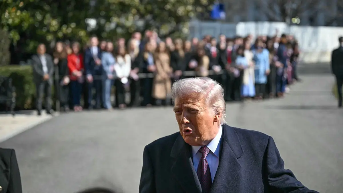 Trump’s health fears explode after his off-balance lean sparks frenzy ...