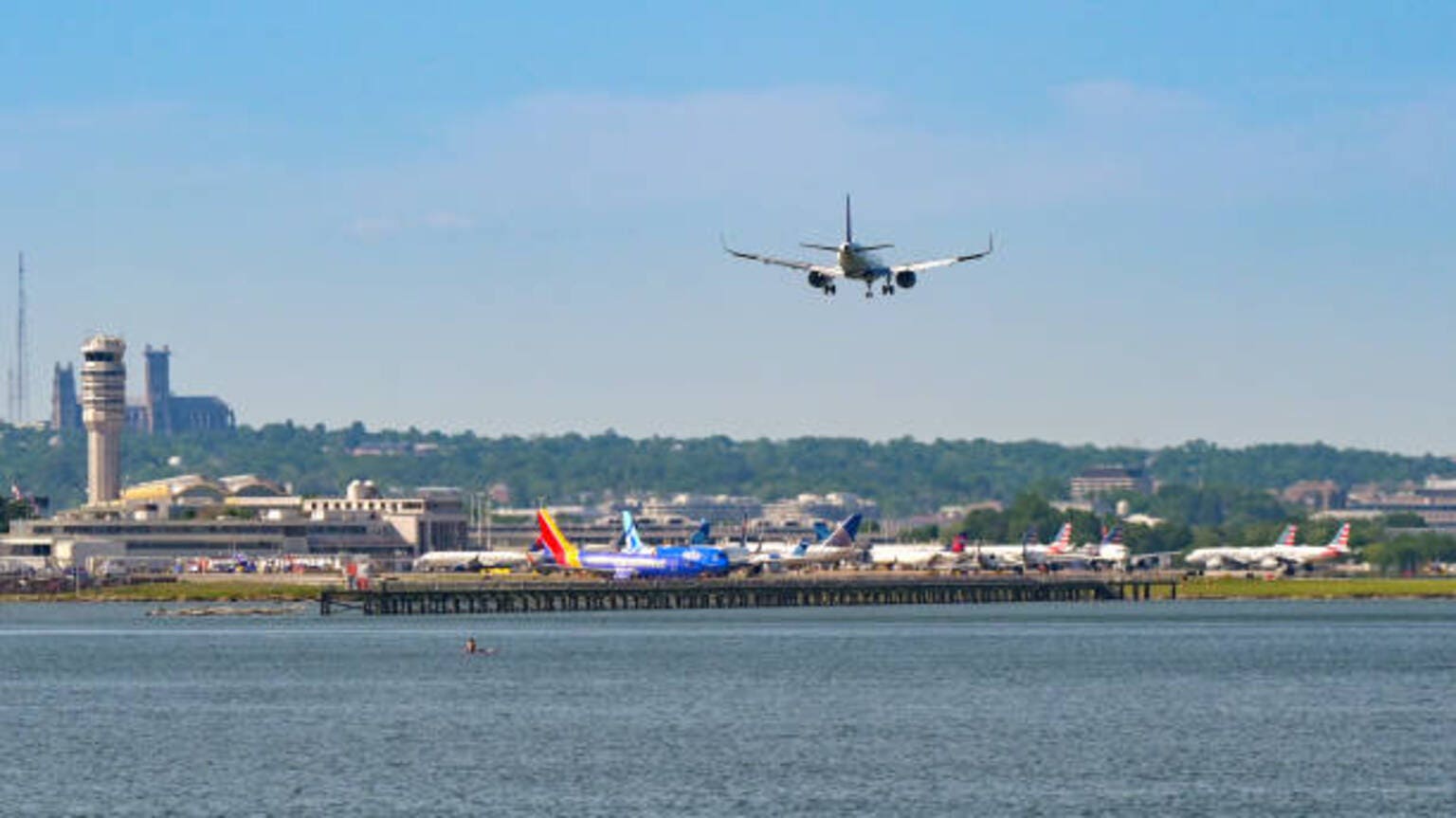 FAA moves to tighten helicopter rules, ends visual separation near busy ...