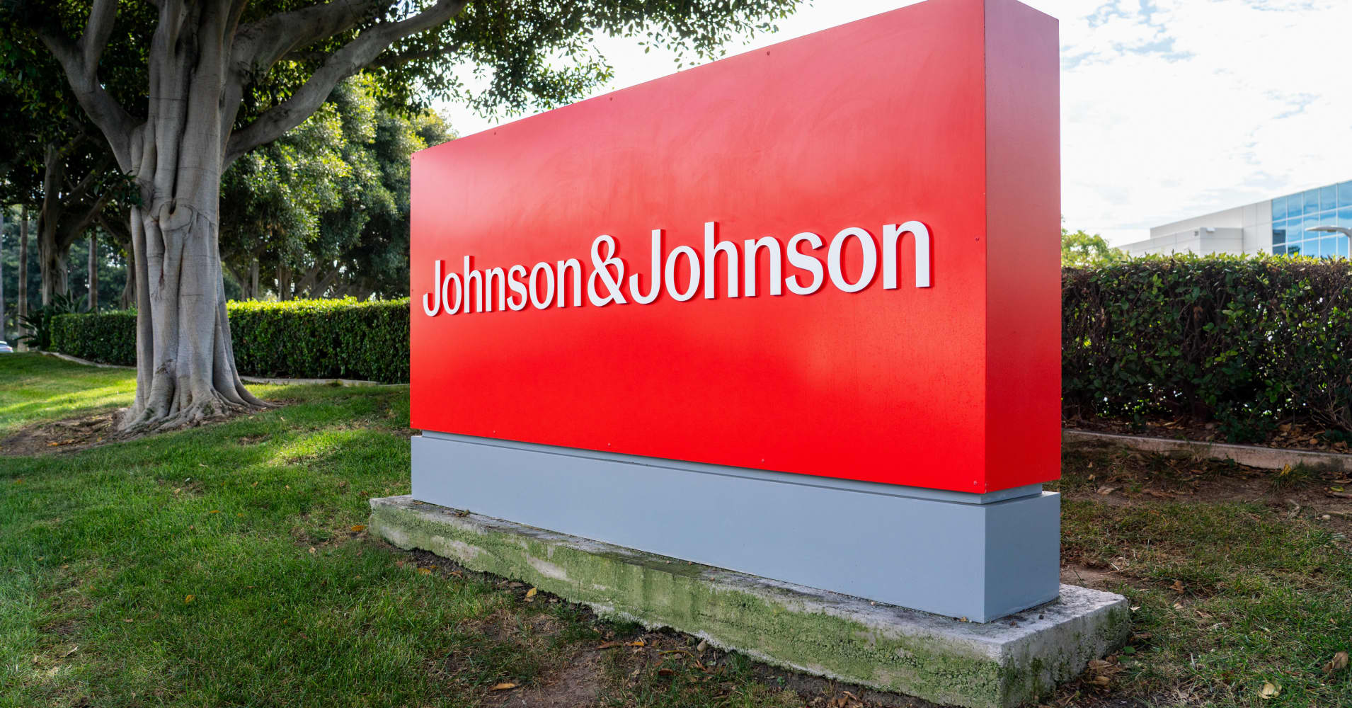 FDA approves psoriasis pill from J&J that rivals shots Tremfya, Skyrizi