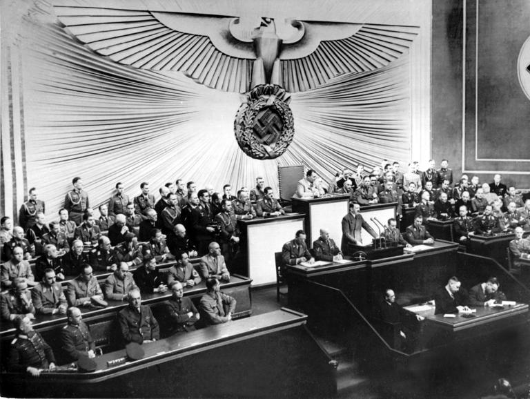 NSDAP-Archive online: So könnt ihr die Nazi-Vergangenheit eurer Familie ...