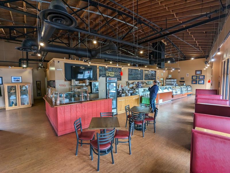 This Kentucky pie kitchen turns a dessert stop into the whole reason ...