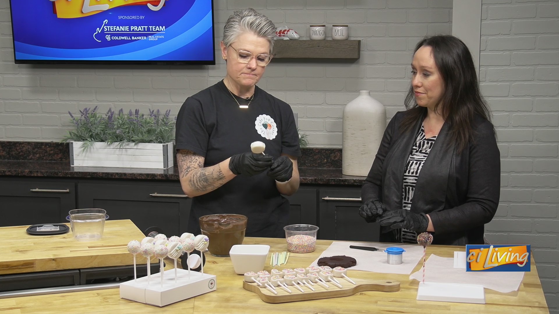 How to roll perfect cake pop balls