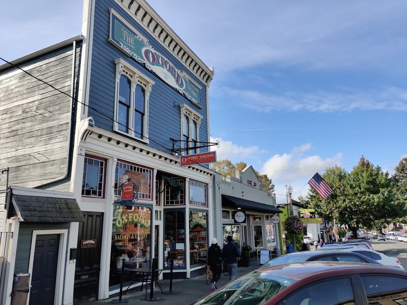 The Washington antique town with shops, charm, and a great food scene