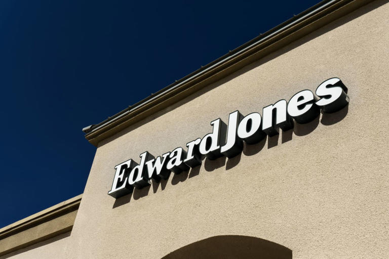 Edward Jones and SoFi get top marks in JD Power wealth management rankings